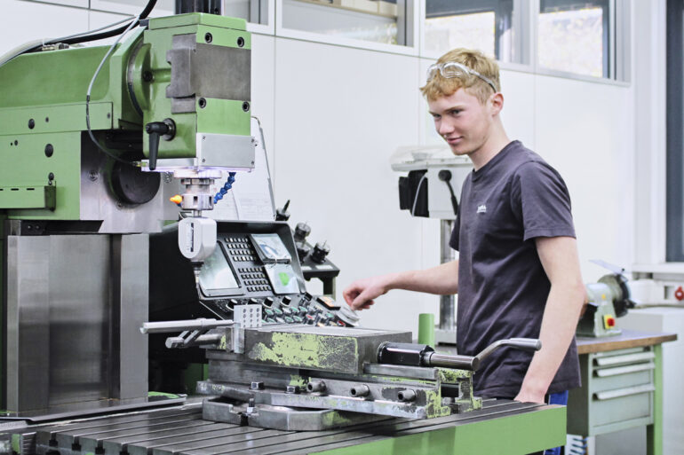 Die Ausbildung als Industriemechaniker (m/w/d) – Ernst Knoll Feinmechanik